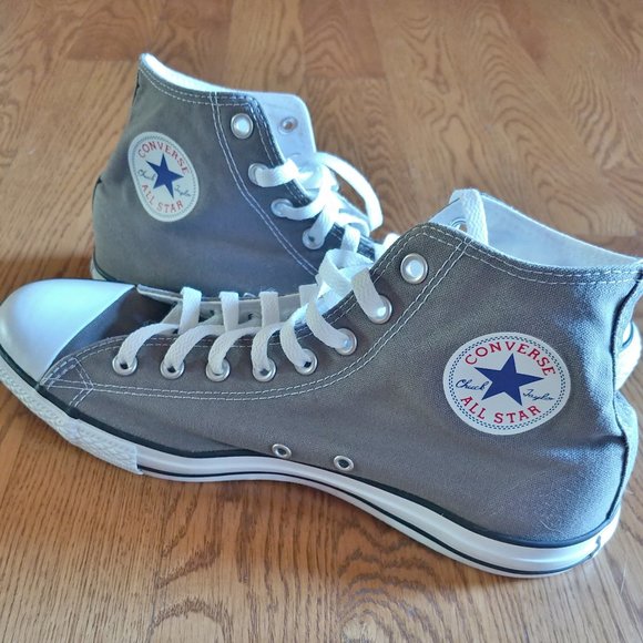 Converse | Shoes | Chuck Taylor All Star Classic High Top Coverse 2 ...